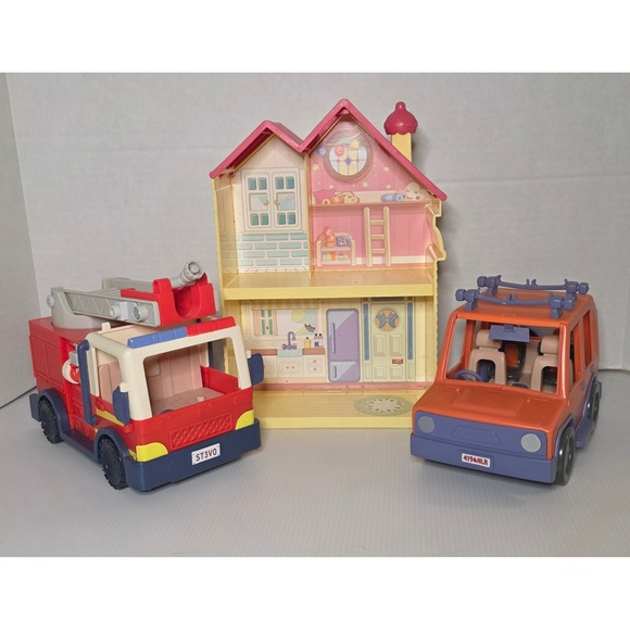 Toys | Bluey Playset House W Heeler Family Car Fire Truck Vehicles ...
